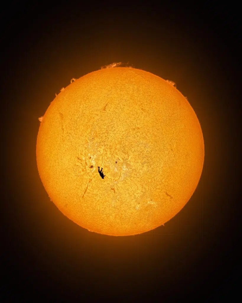 Incredible Photo Shows Skydiver Sihlouetted in Front of the Sun