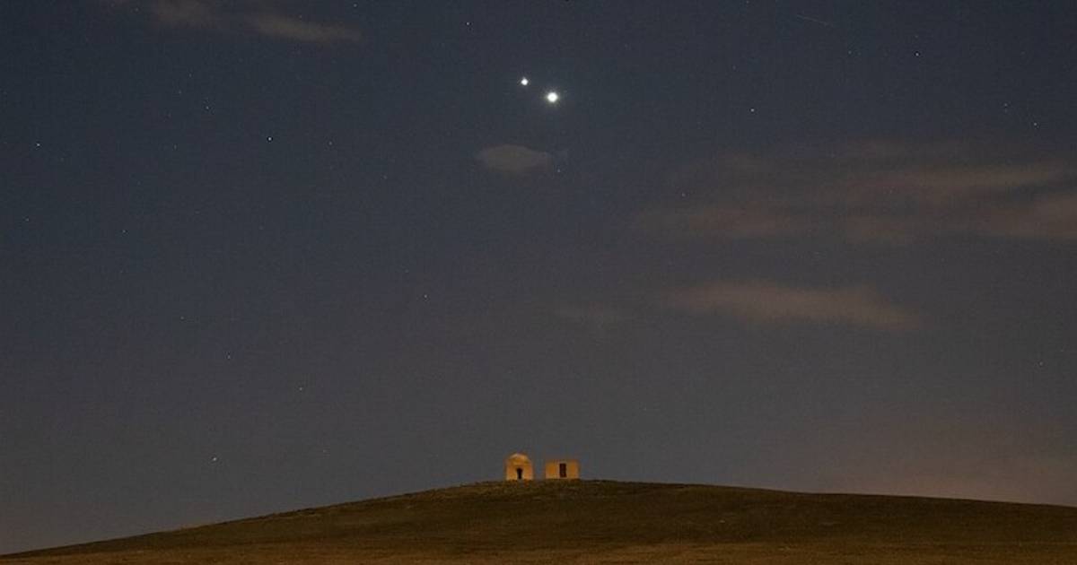 Venus and Jupiter Will Align With the Moon in a June Sky Show