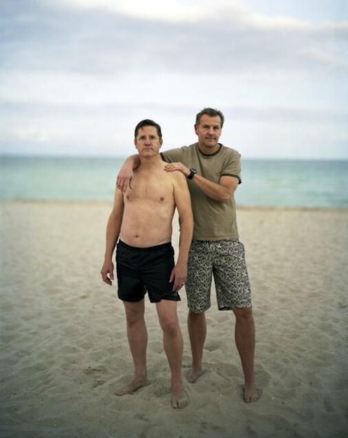 Touching Strangers (33 photos)