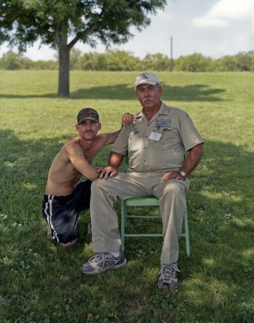 Touching Strangers (33 photos)